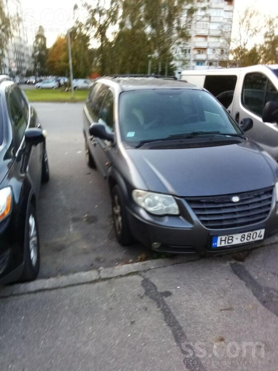 Chrysler Grand Voyager 2005 in Riga, with an engine capacity of 2.80 L and mileage of 265 thousand km for 850 €, photo 4 on AUTOMOTO.COM.LV