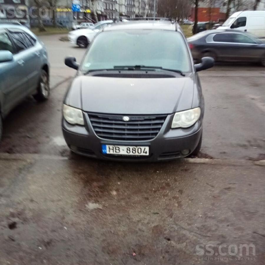 Chrysler Grand Voyager 2005 in Riga, with an engine capacity of 2.80 L and mileage of 265 thousand km for 850 €, photo 6 on AUTOMOTO.COM.LV