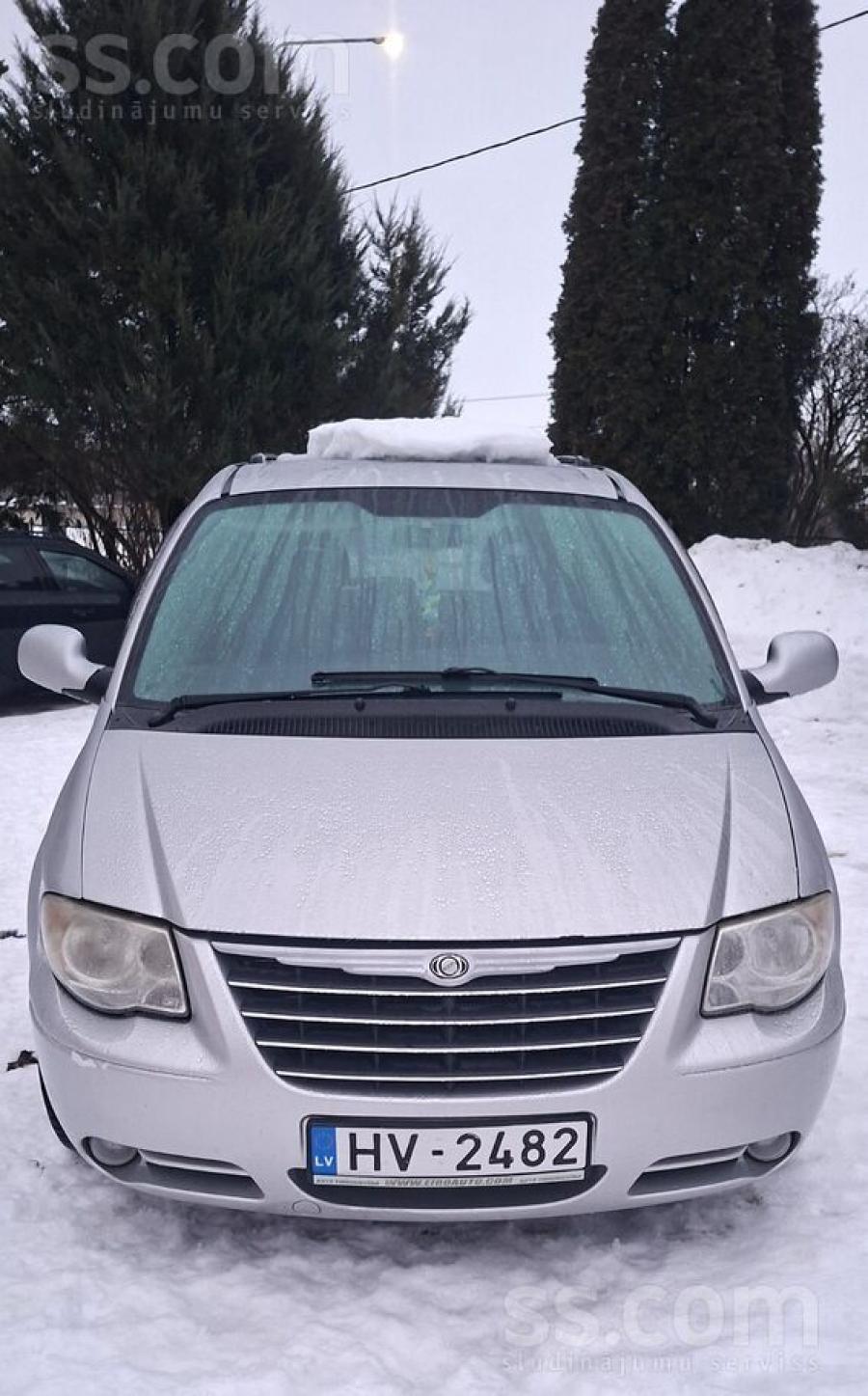 Chrysler Grand Voyager 2005 in Daugavpils, with an engine capacity of 2.80 L and mileage of 342 thousand km for 1000 €, photo 1 on AUTOMOTO.COM.LV