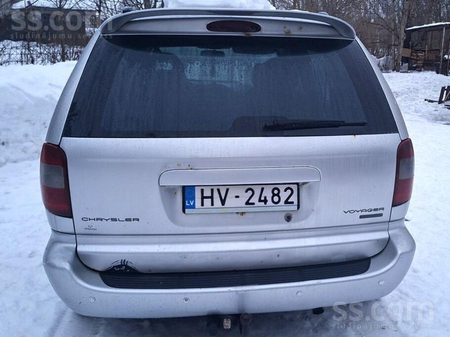 Chrysler Grand Voyager 2005 in Daugavpils, with an engine capacity of 2.80 L and mileage of 342 thousand km for 1000 €, photo 5 on AUTOMOTO.COM.LV