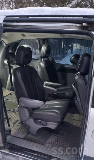 Chrysler Grand Voyager 2005 in Daugavpils, with an engine capacity of 2.80 L and mileage of 342 thousand km for 1000 €, photo 6 on AUTOMOTO.COM.LV