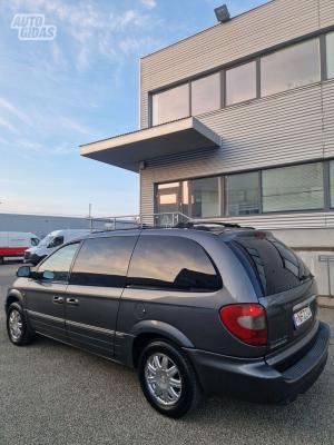 Chrysler Grand Voyager 2005 in Vilnius, with an engine capacity of 2.80 L and mileage of 270 thousand km for 2500 €, photo 6 on AUTOMOTO.COM.LV