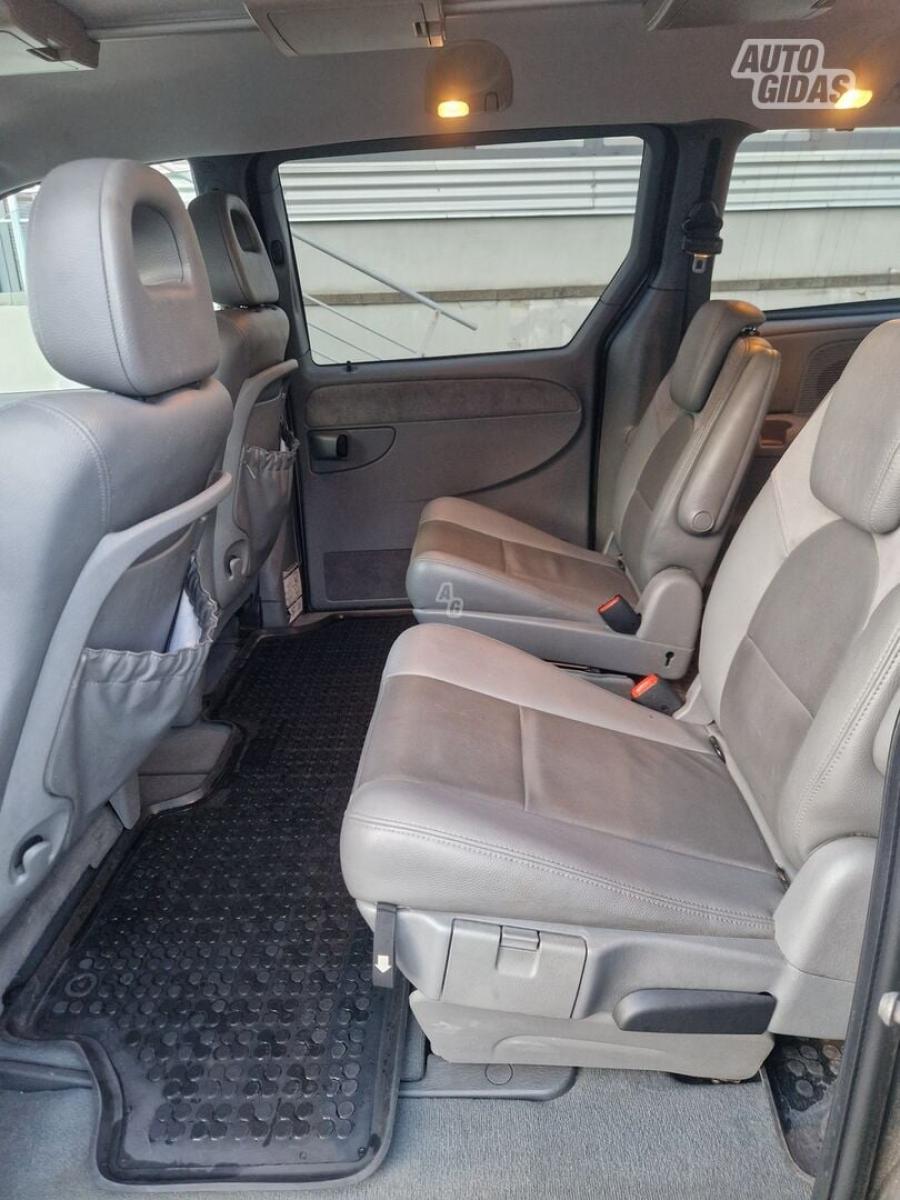 Chrysler Grand Voyager 2005 in Vilnius, with an engine capacity of 2.80 L and mileage of 270 thousand km for 2500 €, photo 8 on AUTOMOTO.COM.LV