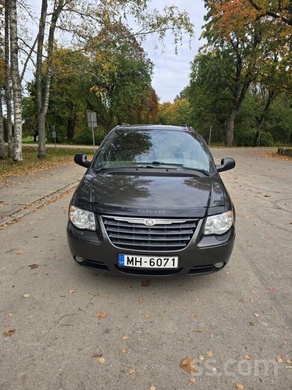 Chrysler Grand Voyager 2005 Valmiera vietnē Chrysler Grand Voyager 2005 Valmiera, ar dzinēja tilpumu 3.30 L un nobraukumu 275 tūkst. km par 2600 €, foto 3 vietnē AUTOMOTO.COM.LV