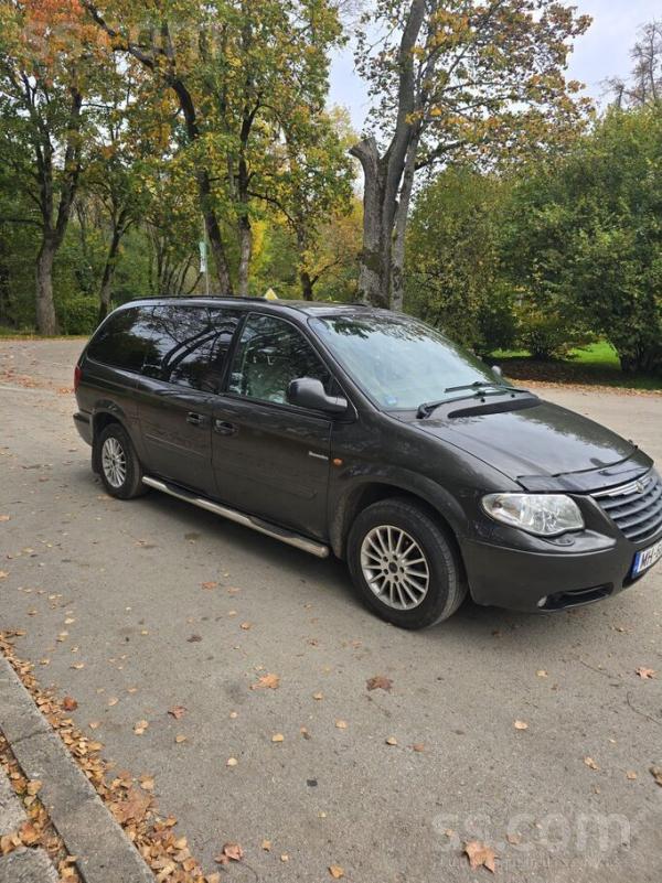 Chrysler Grand Voyager 2005 Valmiera vietnē Chrysler Grand Voyager 2005 Valmiera, ar dzinēja tilpumu 3.30 L un nobraukumu 275 tūkst. km par 2600 €, foto 5 vietnē AUTOMOTO.COM.LV