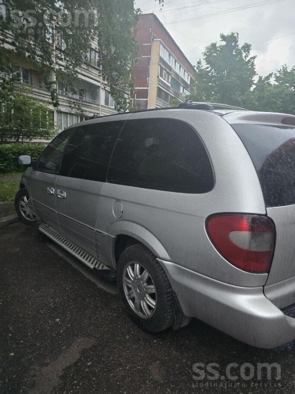 Chrysler Grand Voyager 2006 Rīga, ar dzinēja tilpumu 2.80 L un nobraukumu 374 tūkst. km par 4300 €, foto 2 vietnē AUTOMOTO.COM.LV