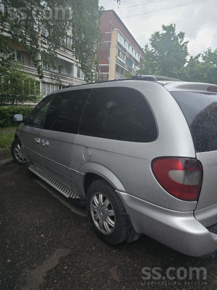 Chrysler Grand Voyager 2006 Rīga, ar dzinēja tilpumu 2.80 L un nobraukumu 374 tūkst. km par 4300 €, foto 2 vietnē AUTOMOTO.COM.LV