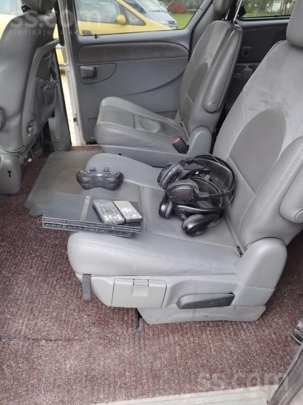 Chrysler Grand Voyager 2006 in Bauska, with an engine capacity of 3.30 L and mileage of 357 thousand km for 2900 €, photo 11 on AUTOMOTO.COM.LV