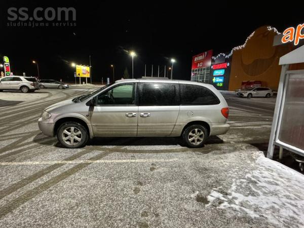 Chrysler Grand Voyager 2006 in Riga, with an engine capacity of 2.80 L and mileage of 370 thousand km for 1350 €, photo 4 on AUTOMOTO.COM.LV