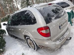 Chrysler Grand Voyager 2006 Rīga, ar dzinēja tilpumu 2.80 L un nobraukumu 380 tūkst. km par 1700 €, foto 3 vietnē AUTOMOTO.COM.LV