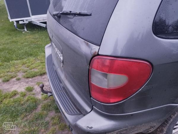 Chrysler Grand Voyager 2006 Alīta vietnē Chrysler Grand Voyager 2006 Alīta, ar dzinēja tilpumu 3.30 L un nobraukumu 350 tūkst. km par 1100 €, foto 9 vietnē AUTOMOTO.COM.LV