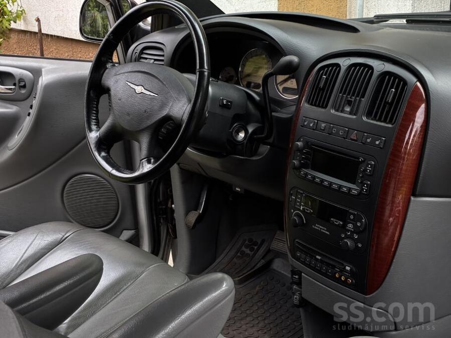 Chrysler Grand Voyager 2007 Rīga, ar dzinēja tilpumu 2.80 L un nobraukumu 282 tūkst. km par 2700 €, foto 12 vietnē AUTOMOTO.COM.LV