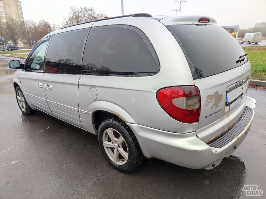 Chrysler Grand Voyager 2007 in Panevezys, with an engine capacity of 2.80 L and mileage of 300 thousand km for 650 €, photo 5 on AUTOMOTO.COM.LV