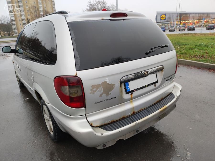 Chrysler Grand Voyager 2007 in Panevezys, with an engine capacity of 2.80 L and mileage of 300 thousand km for 650 €, photo 6 on AUTOMOTO.COM.LV