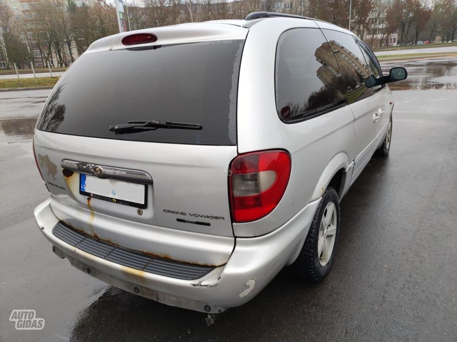 Chrysler Grand Voyager 2007 in Panevezys, with an engine capacity of 2.80 L and mileage of 300 thousand km for 650 €, photo 7 on AUTOMOTO.COM.LV