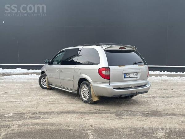 Chrysler Grand Voyager 2007 in Riga, with an engine capacity of 2.80 L and mileage of 235 thousand km for 1200 €, photo 3 on AUTOMOTO.COM.LV