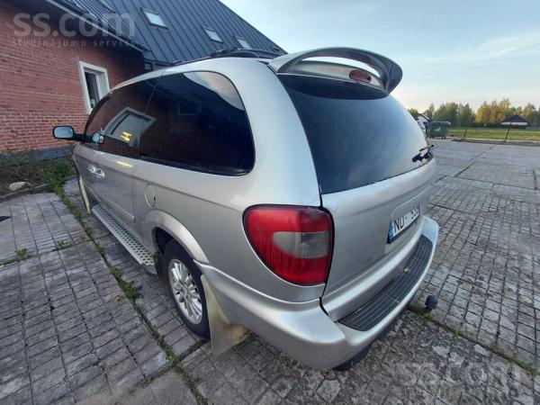 Chrysler Grand Voyager 2007 Cēsis, ar dzinēja tilpumu 2.80 L un nobraukumu 245 tūkst. km par 2000 €, foto 3 vietnē AUTOMOTO.COM.LV