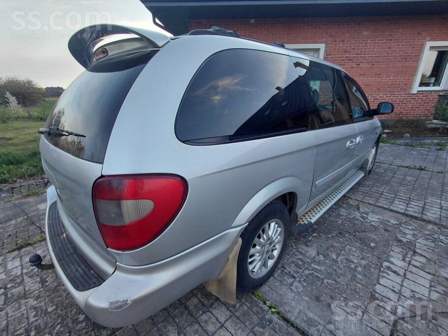 Крайслер Гранд Вояджер 2007 в Цесис, объемом двигателя 2.80 л и пробегом 245 тыс. км за 2000 €, фото 5 на AUTOMOTO.COM.LV
