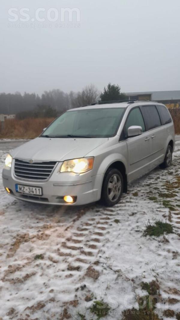 Chrysler Grand Voyager 2008 in Riga, with an engine capacity of 3.80 L and mileage of 282 thousand km for 3500 €, photo 2 on AUTOMOTO.COM.LV