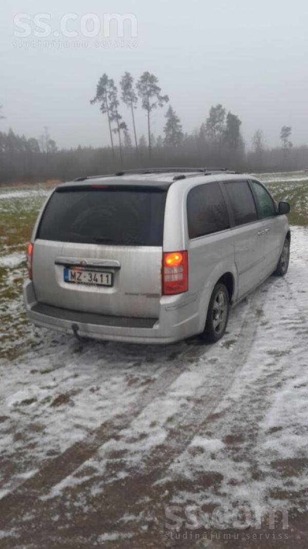 Chrysler Grand Voyager 2008 in Riga, with an engine capacity of 3.80 L and mileage of 282 thousand km for 3500 €, photo 3 on AUTOMOTO.COM.LV