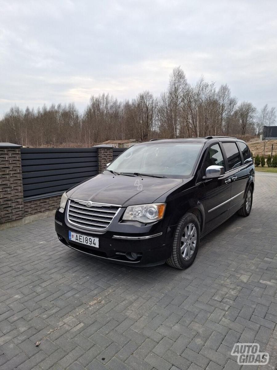 Chrysler Grand Voyager 2008 in Vilnius, with an engine capacity of 2.80 L and mileage of 260 thousand km for 4200 €, photo 1 on AUTOMOTO.COM.LV