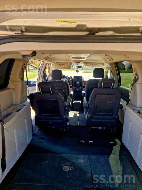 Chrysler Grand Voyager 2008 Jelgava, ar dzinēja tilpumu 2.80 L un nobraukumu 324 tūkst. km par 2600 €, foto 10 vietnē AUTOMOTO.COM.LV