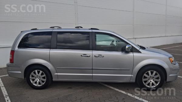 Chrysler Grand Voyager 2008 in Riga, with an engine capacity of 2.80 L and mileage of 248 thousand km for 4700 €, photo 9 on AUTOMOTO.COM.LV