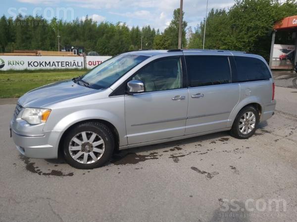 Chrysler Grand Voyager 2008 in Jelgava, with an engine capacity of 3.80 L and mileage of 315 thousand km for 3100 €, photo 2 on AUTOMOTO.COM.LV
