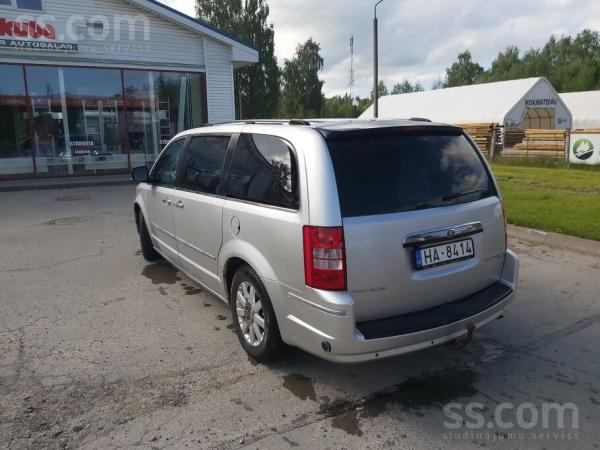 Chrysler Grand Voyager 2008 in Jelgava, with an engine capacity of 3.80 L and mileage of 315 thousand km for 3100 €, photo 3 on AUTOMOTO.COM.LV