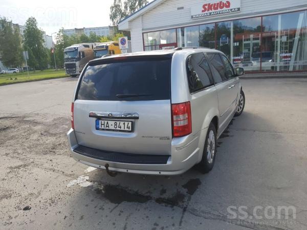 Chrysler Grand Voyager 2008 in Jelgava, with an engine capacity of 3.80 L and mileage of 315 thousand km for 3100 €, photo 4 on AUTOMOTO.COM.LV