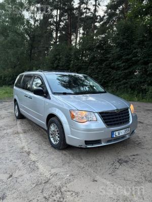 Chrysler Grand Voyager 2008 in Riga, with an engine capacity of 2.80 L and mileage of 280 thousand km for 3495 €, photo  on AUTOMOTO.COM.LV