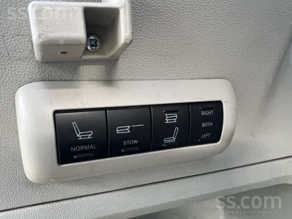 Chrysler Grand Voyager 2009 Rīga, ar dzinēja tilpumu 2.80 L un nobraukumu 0 tūkst. km par 2995 €, foto 11 vietnē AUTOMOTO.COM.LV