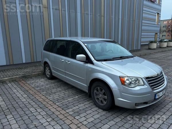 Chrysler Grand Voyager 2009 in Ventspils, with an engine capacity of 2.80 L and mileage of 419 thousand km for 2650 €, photo 1 on AUTOMOTO.COM.LV
