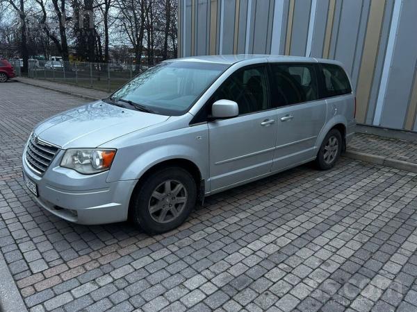 Chrysler Grand Voyager 2009 in Ventspils, with an engine capacity of 2.80 L and mileage of 419 thousand km for 2650 €, photo 2 on AUTOMOTO.COM.LV