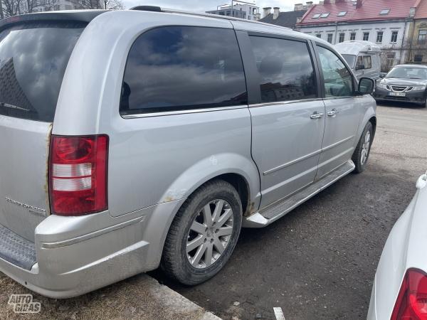 Chrysler Grand Voyager 2009 Viļņa, ar dzinēja tilpumu 2.80 L un nobraukumu 300 tūkst. km par 1500 €, foto 6 vietnē AUTOMOTO.COM.LV