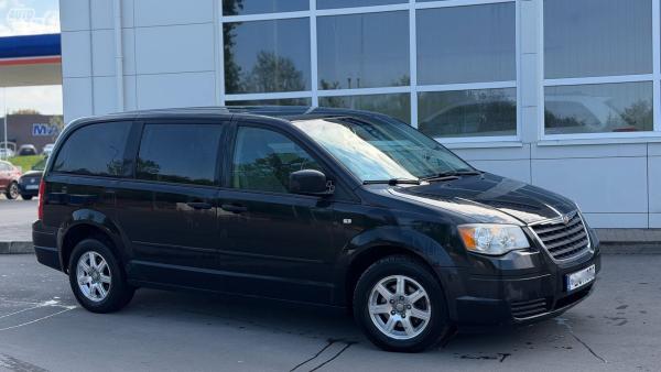 Chrysler Grand Voyager 2009 in Vilnius, with an engine capacity of 2.80 L and mileage of 315 thousand km for 3350 €, photo 2 on AUTOMOTO.COM.LV