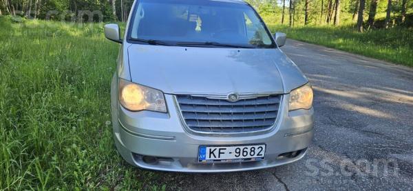 Chrysler Grand Voyager 2009 in Cesis, with an engine capacity of 2.80 L and mileage of 0 thousand km for 3500 €, photo 2 on AUTOMOTO.COM.LV