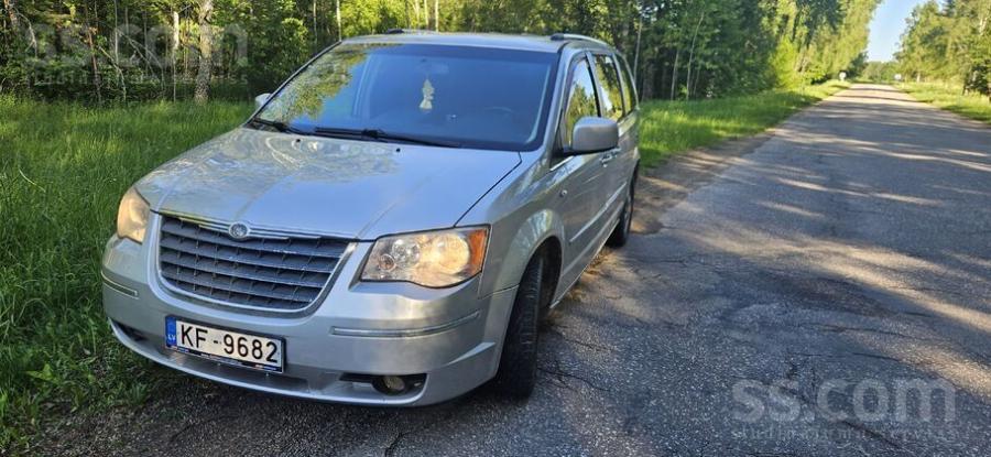 Chrysler Grand Voyager 2009 Cēsis, ar dzinēja tilpumu 2.80 L un nobraukumu 0 tūkst. km par 3500 €, foto 5 vietnē AUTOMOTO.COM.LV