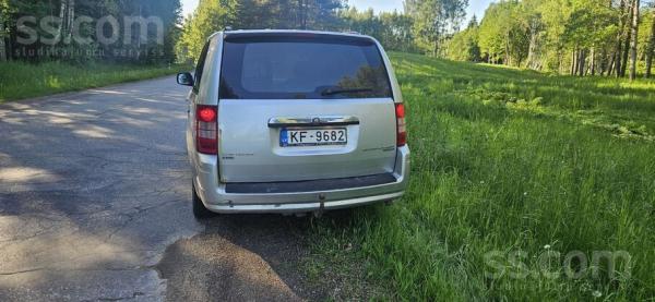 Chrysler Grand Voyager 2009 in Cesis, with an engine capacity of 2.80 L and mileage of 0 thousand km for 3500 €, photo 8 on AUTOMOTO.COM.LV