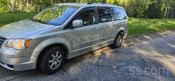 Chrysler Grand Voyager 2009 in Cesis, with an engine capacity of 2.80 L and mileage of 0 thousand km for 3500 €, photo 9 on AUTOMOTO.COM.LV