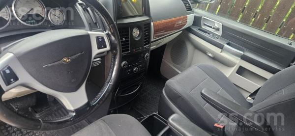 Chrysler Grand Voyager 2009 in Cesis, with an engine capacity of 2.80 L and mileage of 0 thousand km for 3500 €, photo 10 on AUTOMOTO.COM.LV