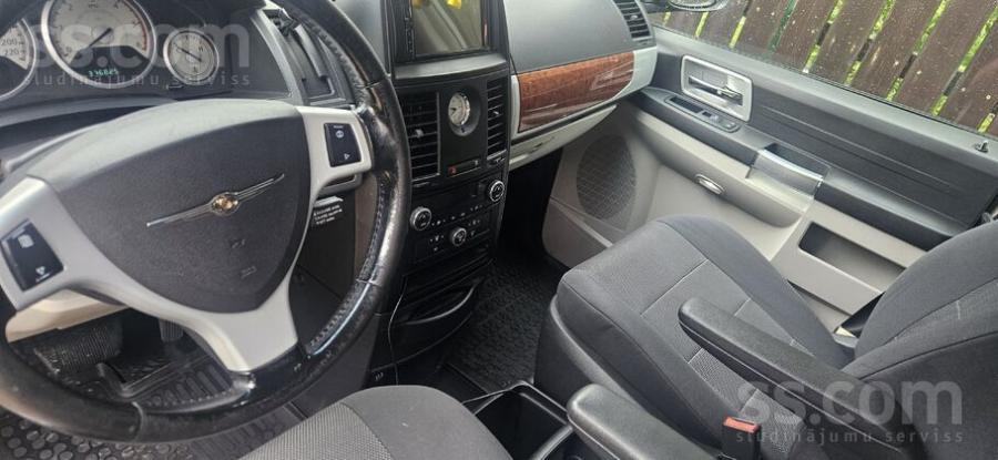 Chrysler Grand Voyager 2009 Cēsis, ar dzinēja tilpumu 2.80 L un nobraukumu 0 tūkst. km par 3500 €, foto 11 vietnē AUTOMOTO.COM.LV