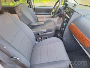 Chrysler Grand Voyager 2009 in Kuldiga, with an engine capacity of 2.80 L and mileage of 395 thousand km for 2760 €, photo 7 on AUTOMOTO.COM.LV