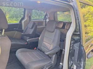 Chrysler Grand Voyager 2009 in Kuldiga, with an engine capacity of 2.80 L and mileage of 395 thousand km for 2760 €, photo 12 on AUTOMOTO.COM.LV