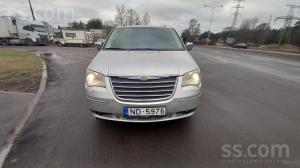 Chrysler Grand Voyager 2010 in Riga, with an engine capacity of 2.80 L and mileage of 298 thousand km for 3300 €, photo 3 on AUTOMOTO.COM.LV