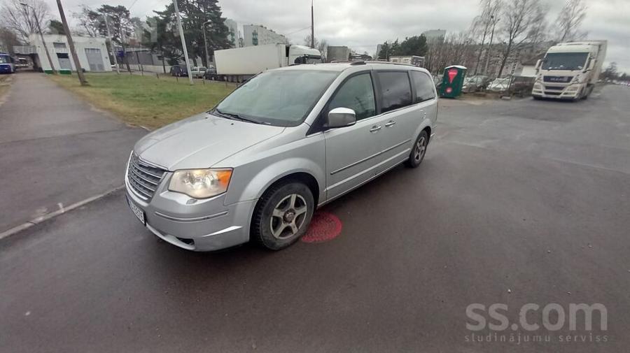 Chrysler Grand Voyager 2010 Rīga, ar dzinēja tilpumu 2.80 L un nobraukumu 298 tūkst. km par 3000 €, foto 5 vietnē AUTOMOTO.COM.LV