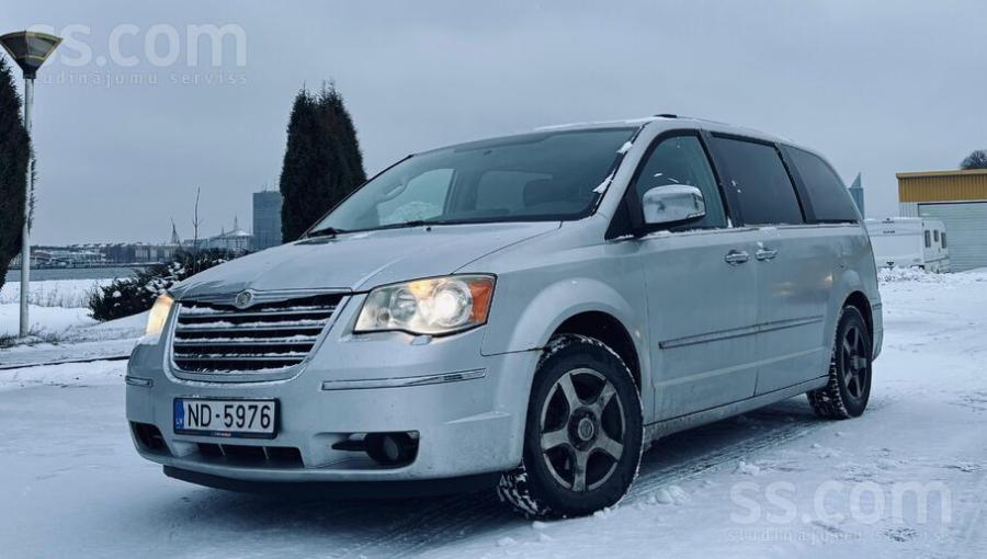 Chrysler Grand Voyager 2010 in Riga, with an engine capacity of 2.80 L and mileage of 298 thousand km for 2500 €, photo 1 on AUTOMOTO.COM.LV