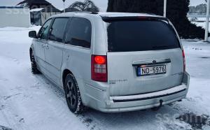 Chrysler Grand Voyager 2010 in Riga, with an engine capacity of 2.80 L and mileage of 298 thousand km for 2500 €, photo 5 on AUTOMOTO.COM.LV