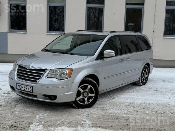 Chrysler Grand Voyager 2010 in Jelgava, with an engine capacity of 2.80 L and mileage of 299 thousand km for 3300 €, photo 6 on AUTOMOTO.COM.LV