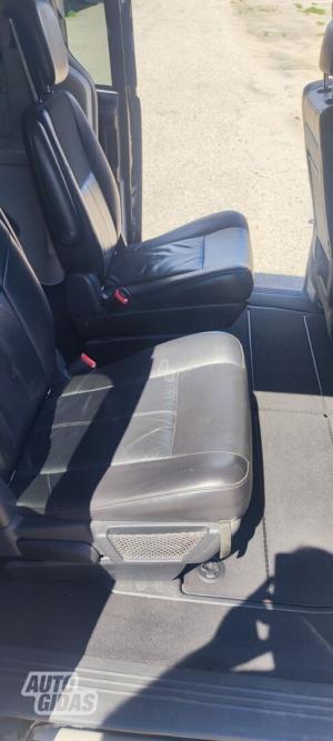 Chrysler Grand Voyager 2010 Panevēža, ar dzinēja tilpumu 2.80 L un nobraukumu 250 tūkst. km par 2500 €, foto 4 vietnē AUTOMOTO.COM.LV